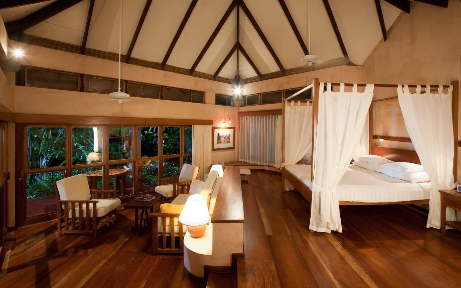 Stay at Capitán Suizo Beachfront Boutique Hotel